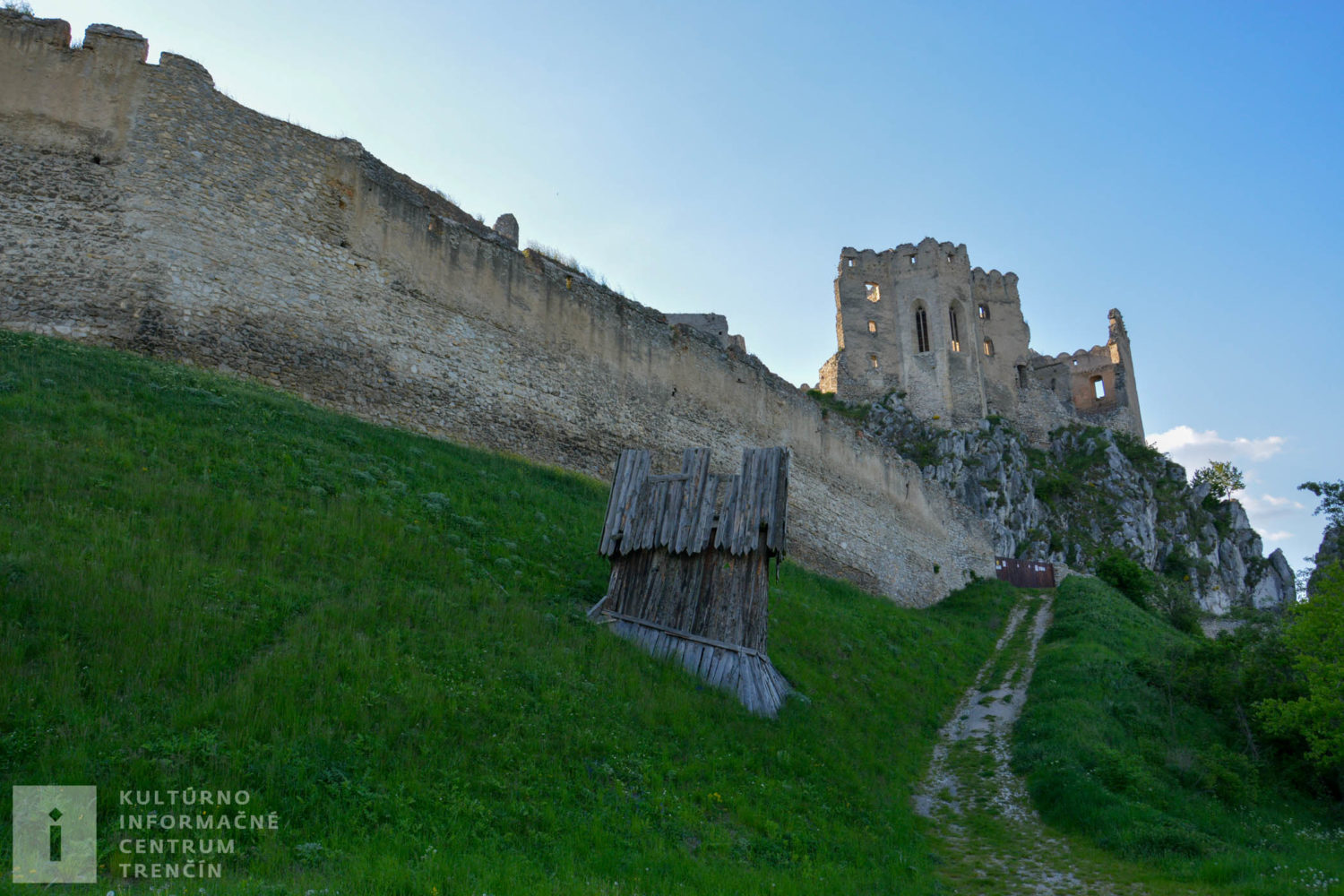 Hrad Beckov » ? Visit Trenčín