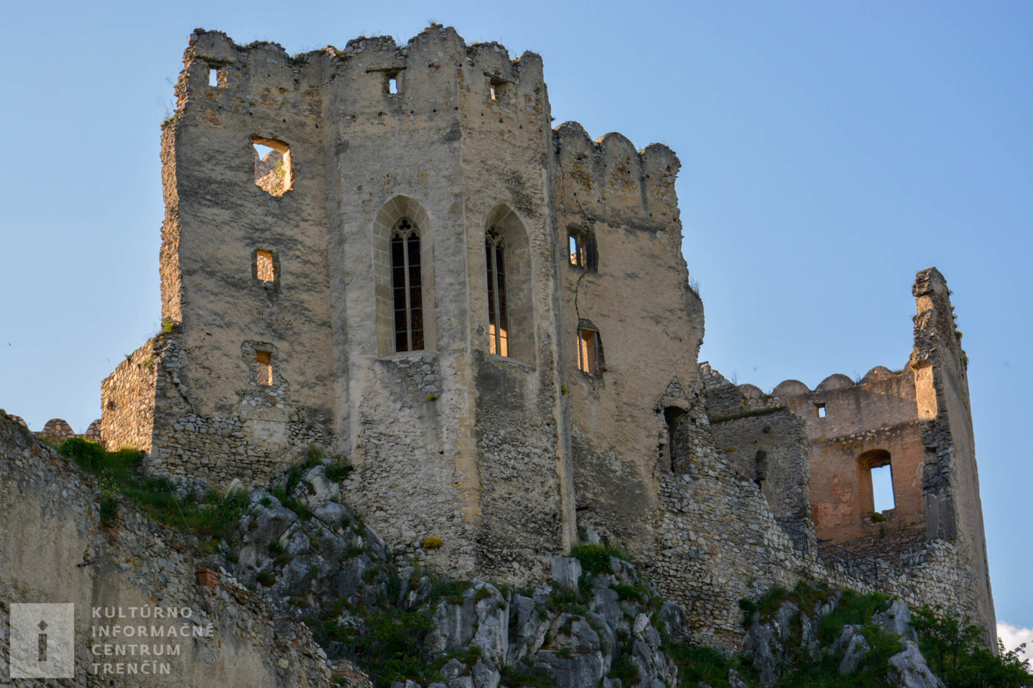 Hrad Beckov » ? Visit Trenčín