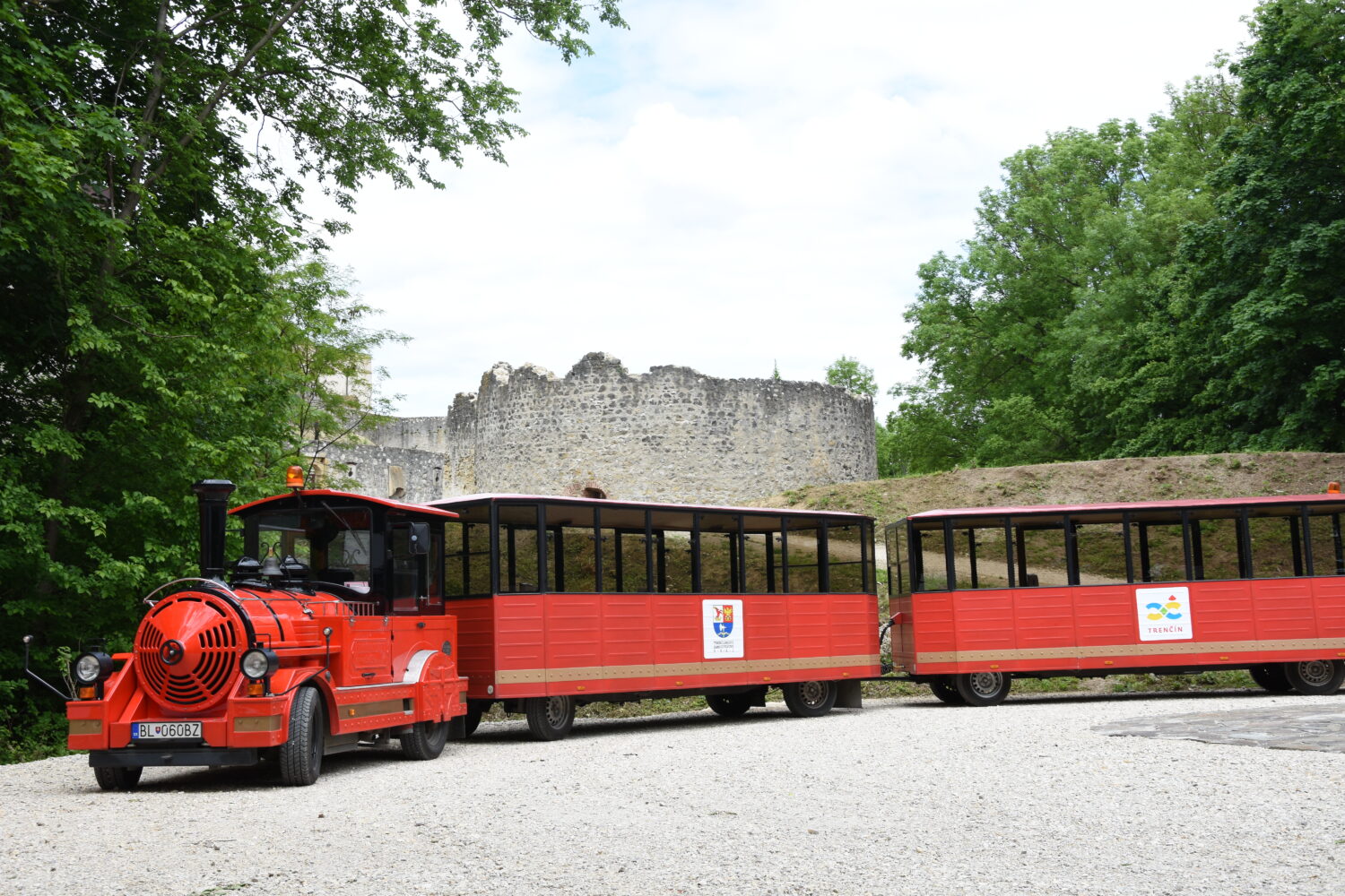 Turistický vláčik Matúš Čák » Visit Trenčín » Zážitky